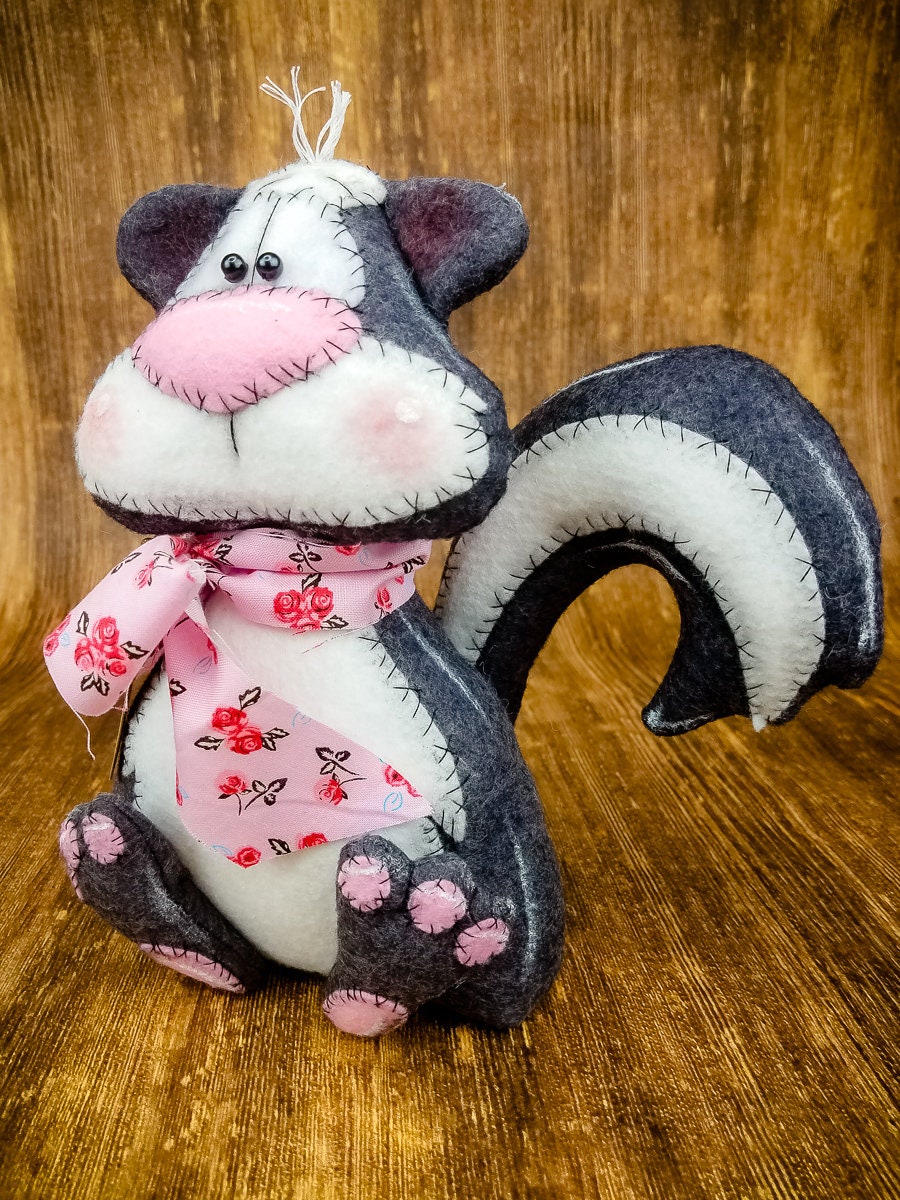 Little Stinker Skunk Decor Skunk Designs Primitive Skunk | Etsy