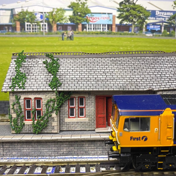 Dollhouse Ivy - Etsy