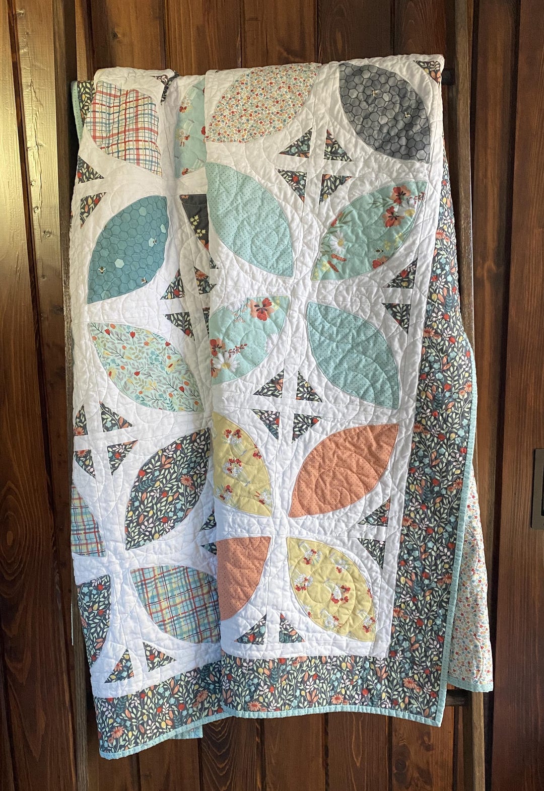 Handmade Patchwork Floral Quilt / Orange Peel Quilt - Etsy