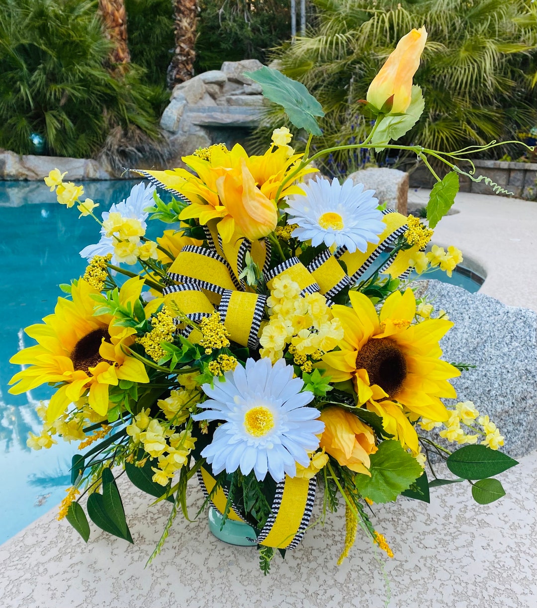 Sunflower Farmhouse Centerpiece, Sunflower Decor, Sunflower Arrangement ...