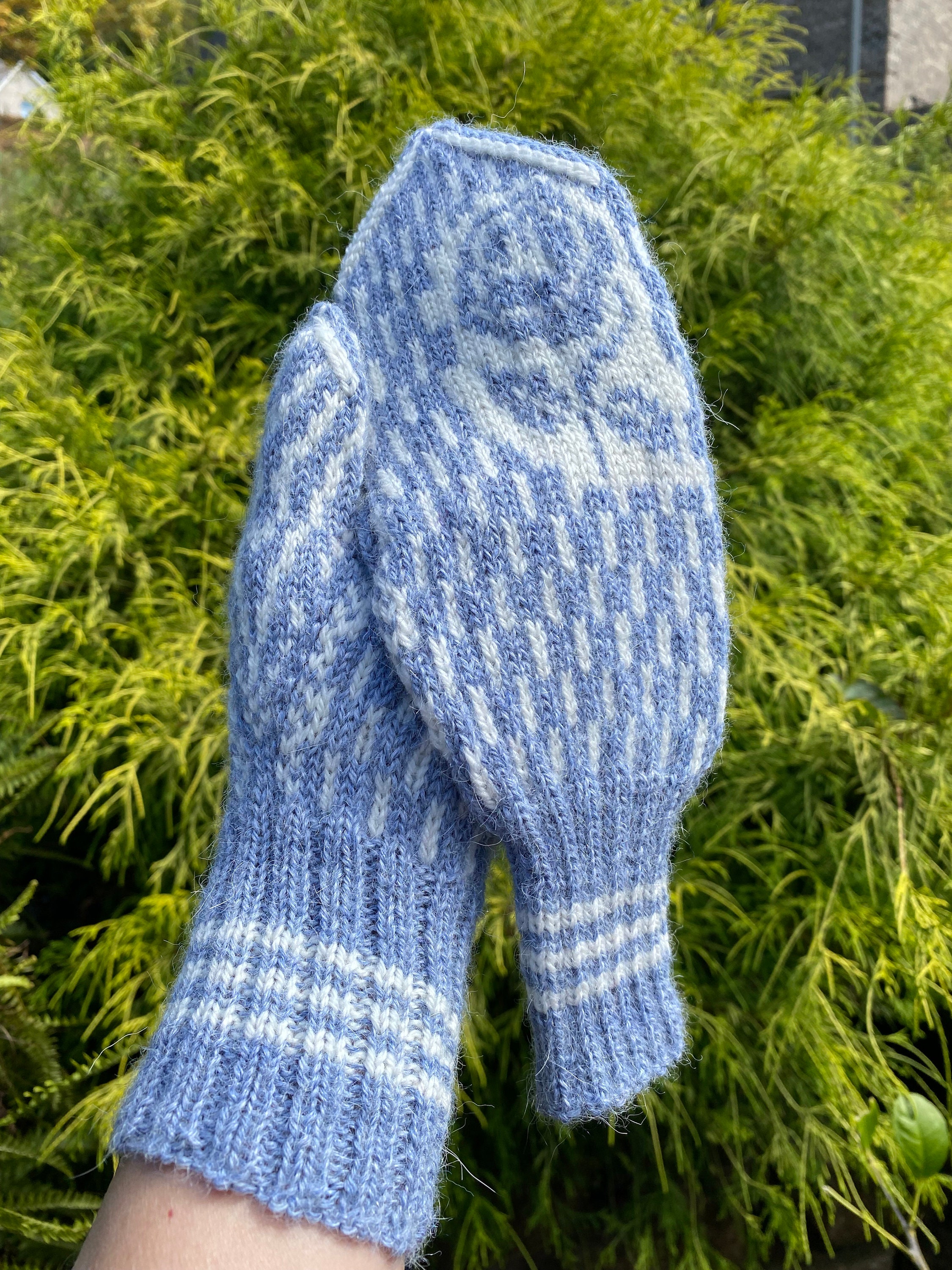 Pdf. Shadow Mitten Pattern in English, Icelandic and Norwegian - Etsy