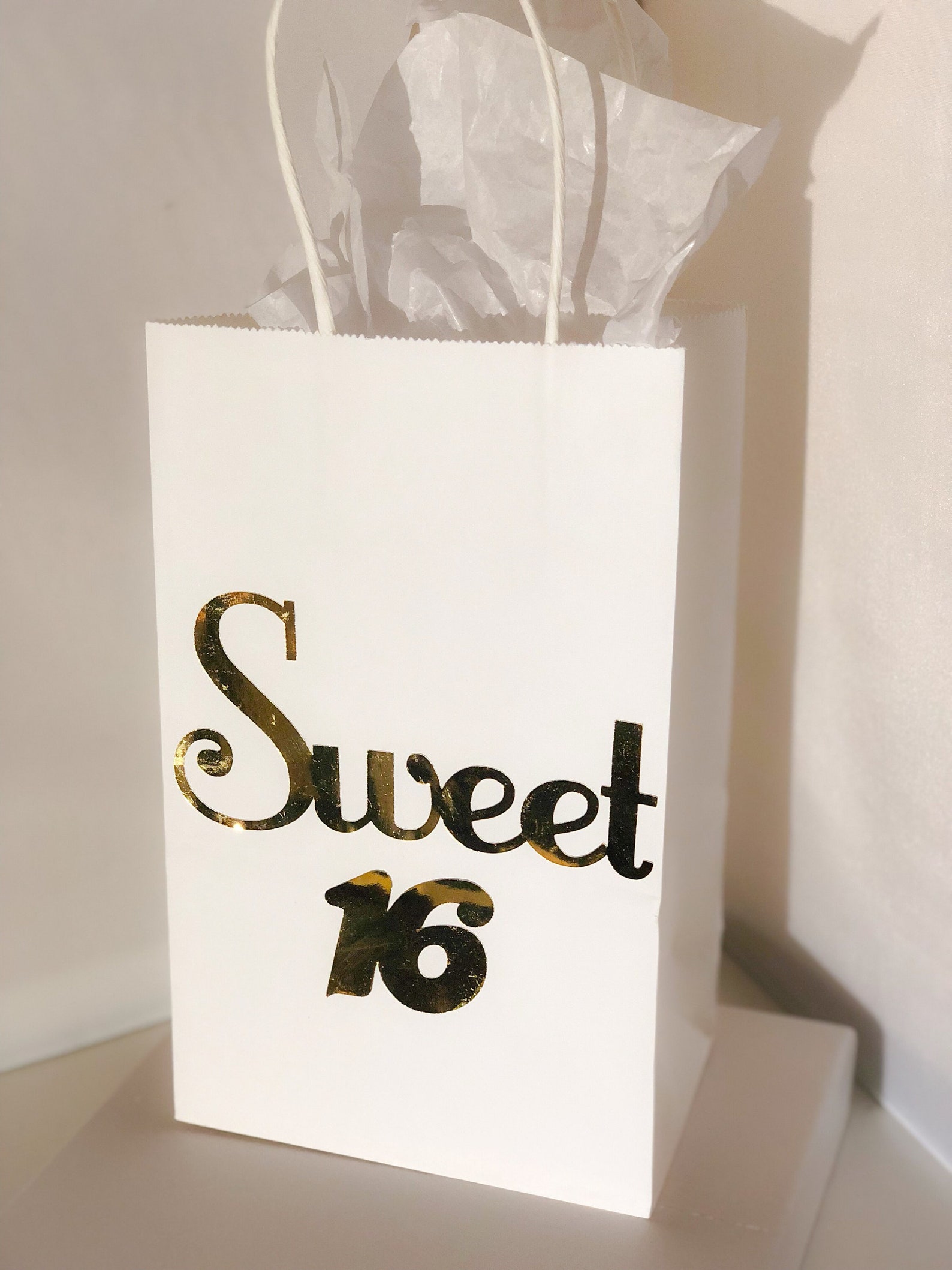 Sweet 16 Party Favor Bags Goody Bags Treat Bags White & Gold Birthday ...