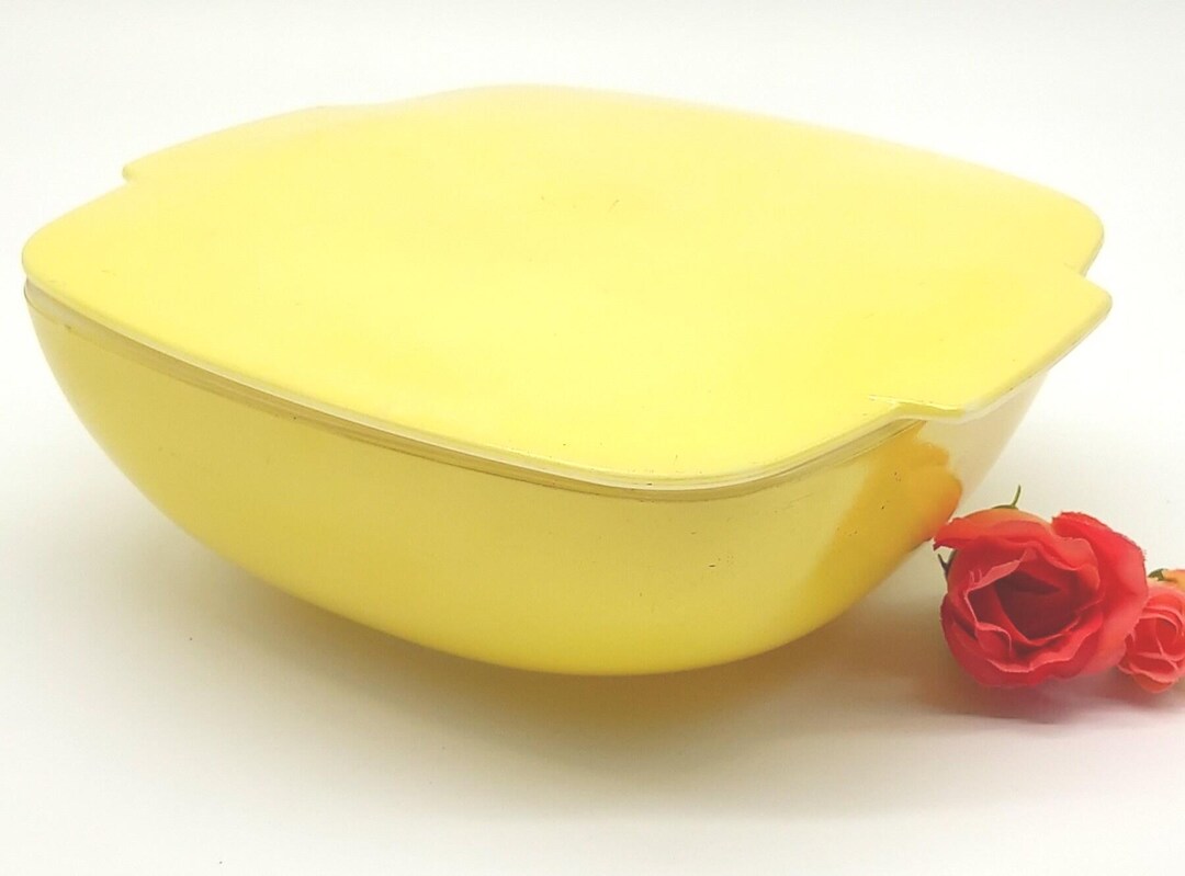 Vintage Yellow Pyrex Casserole Dish: 2.5 Qt Hostess Serving Bowl With ...