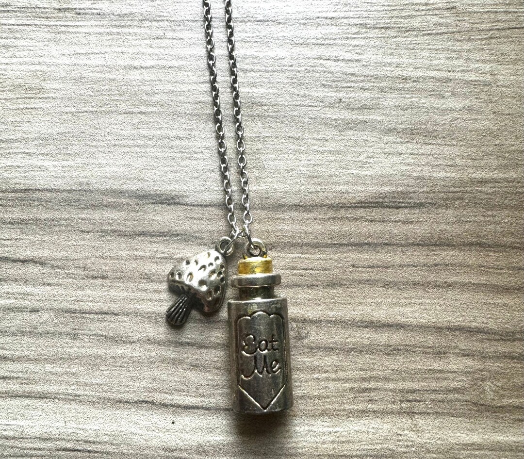 Alice in Wonderland Inspired Eat Me Necklace - Mushroom Potion Gift - Etsy