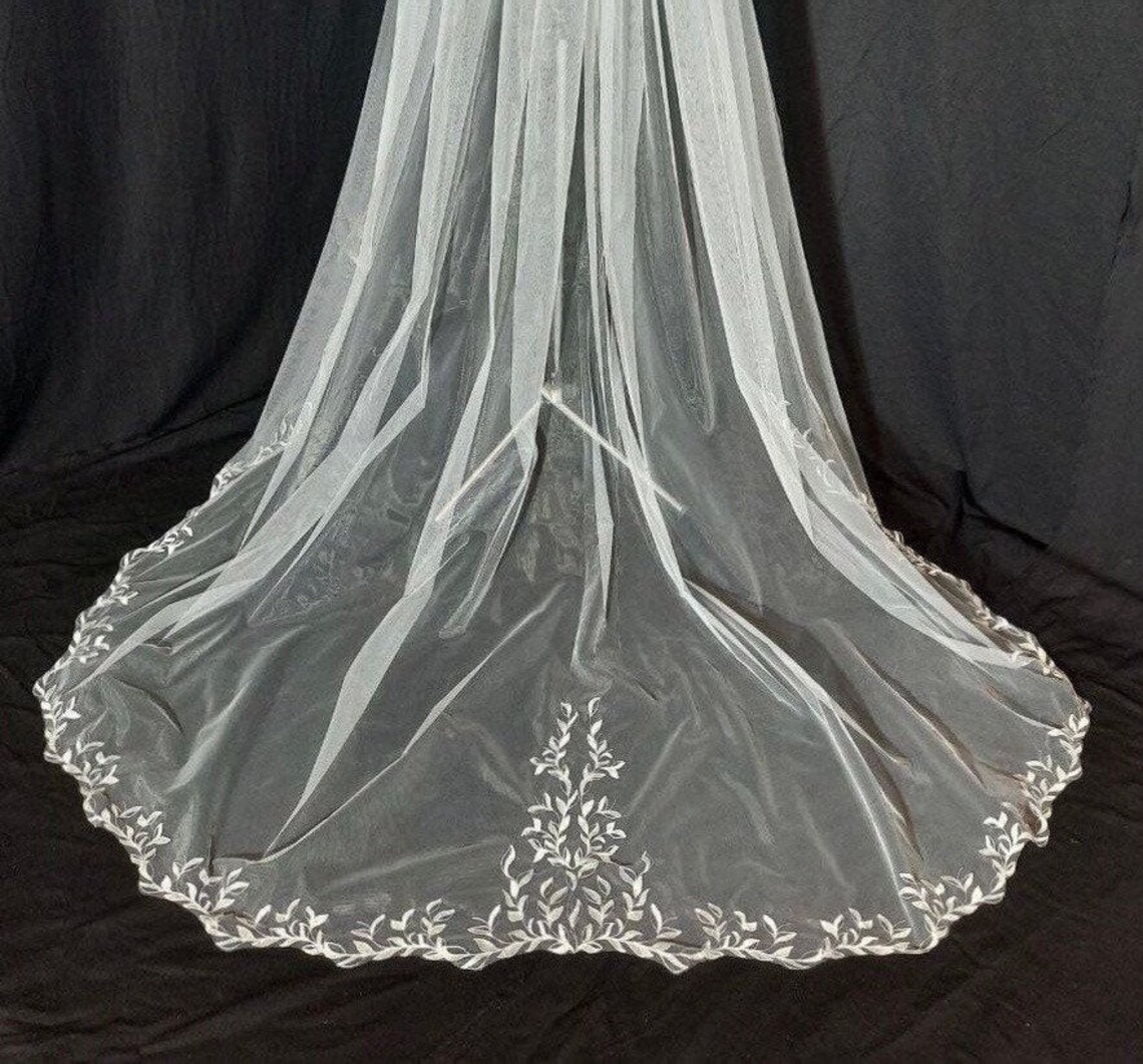 Veil With Leaves Wedding Veil Applique Lace Veil Bridal - Etsy UK
