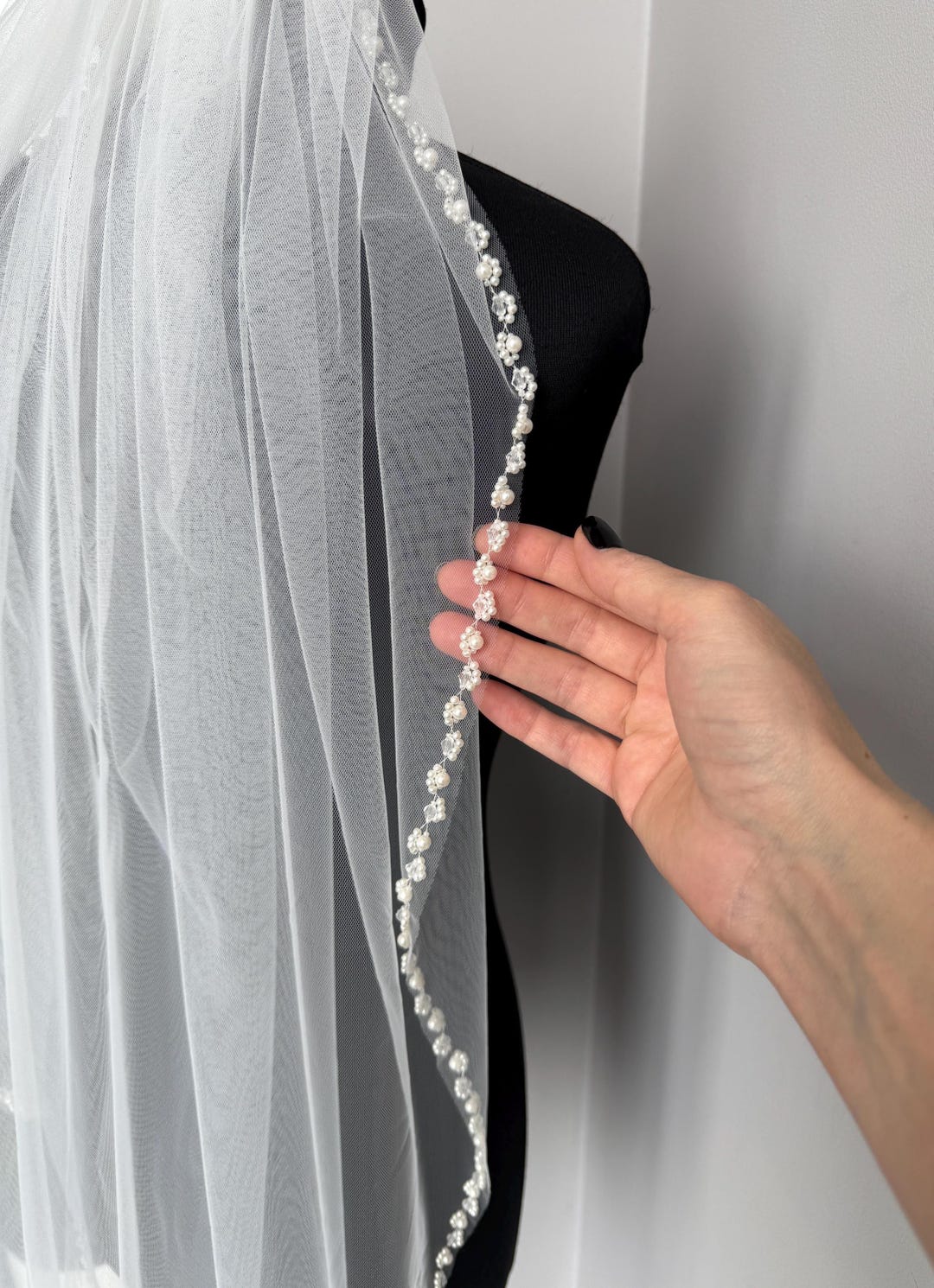Wedding Veil Pearl Beads Veil With Beaded Edge Veil Fingertip Length ...