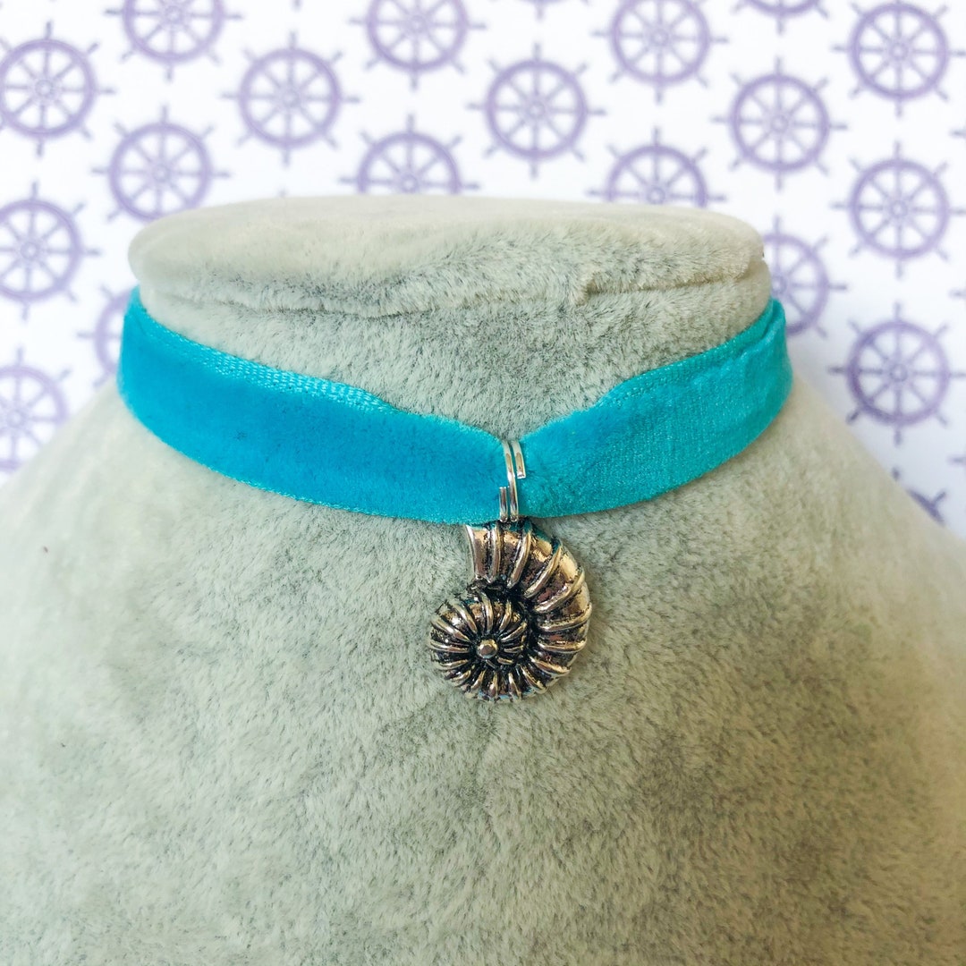 Disney Descendants Inspired Uma Shell Velvet Choker Necklace ...