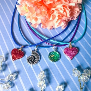 Disney Descendants Inspired Evie Heart Mal Dragon Uma Audrey Red Chloe ...