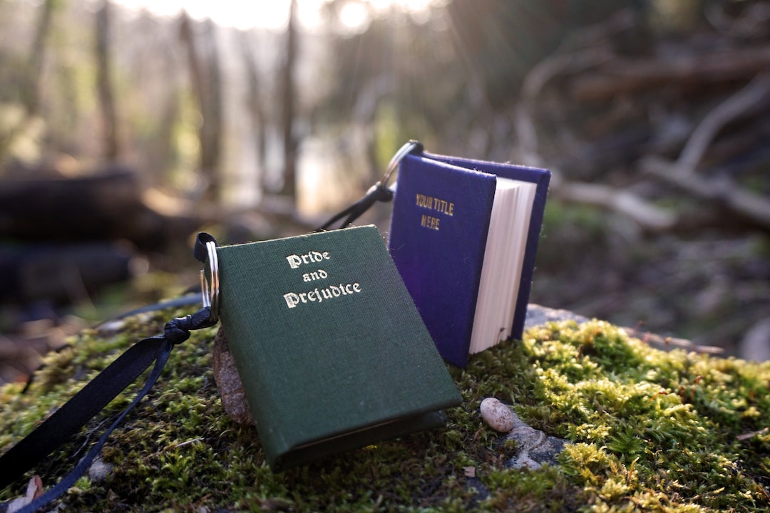 CUSTOM Mini Book - Add Your Own Title - Gift for Book Lovers Key Chain ...