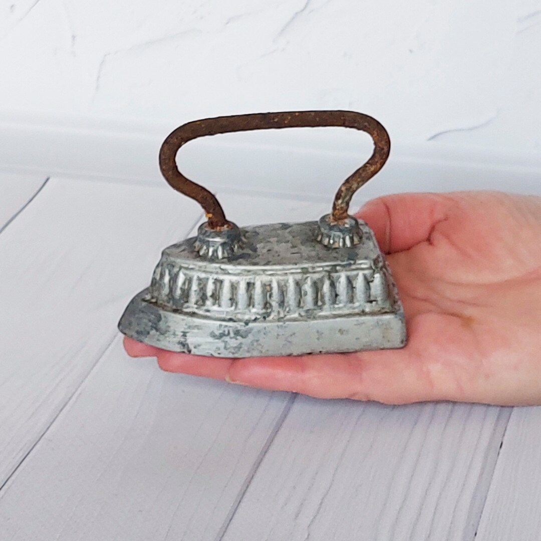 Antique Sad Iron Small Old Metal Iron Soviet Laundry Primitive Clothes ...