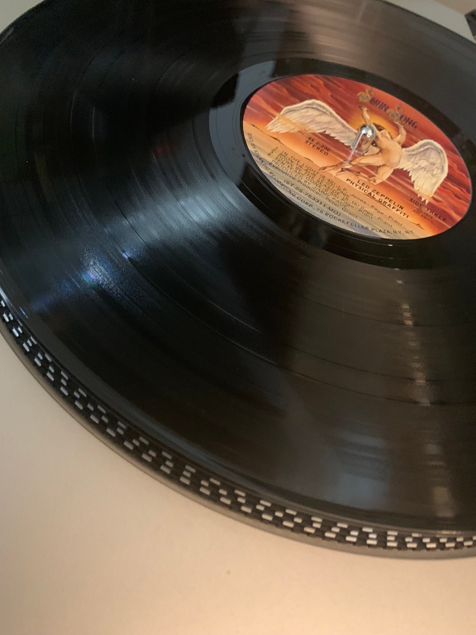Led Zeppelin “physical Graffiti “ Record Vinyl LP. Good Condition ...