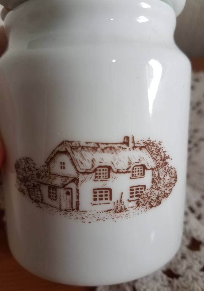 Ceramic Galzone Cottage Jam Jar Pot with Wooden Spoon - Etsy Polska