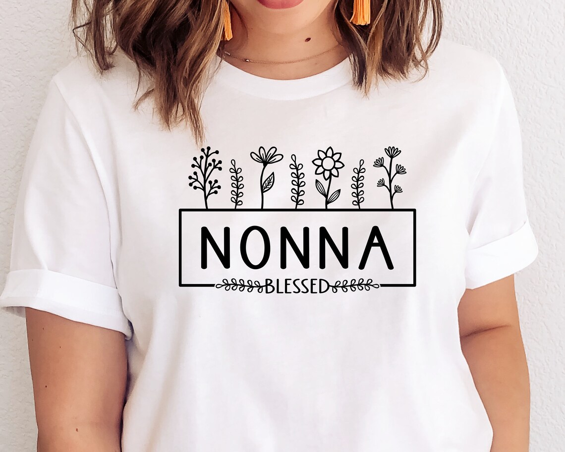 Mother's Day Nonna SVG / Nonna With Flowers SVG / Hand - Etsy