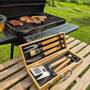 GRILL YOU MUST Custom Engraved Grilling Set in Bamboo Case ...