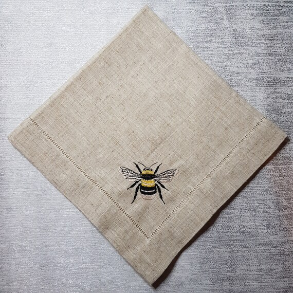 Embroidered Bee Napkin / Cloth Napkin / Dinner Napkins / Linen | Etsy