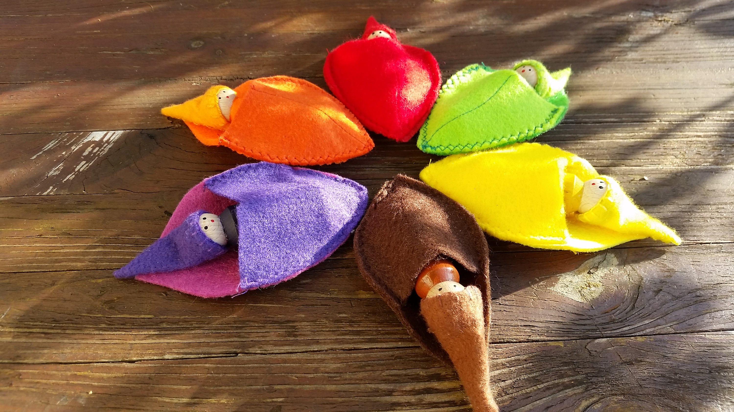 A Set of Six Matching Autumn Leaves and Gnomes Autumn Fall Sensory Toy ...
