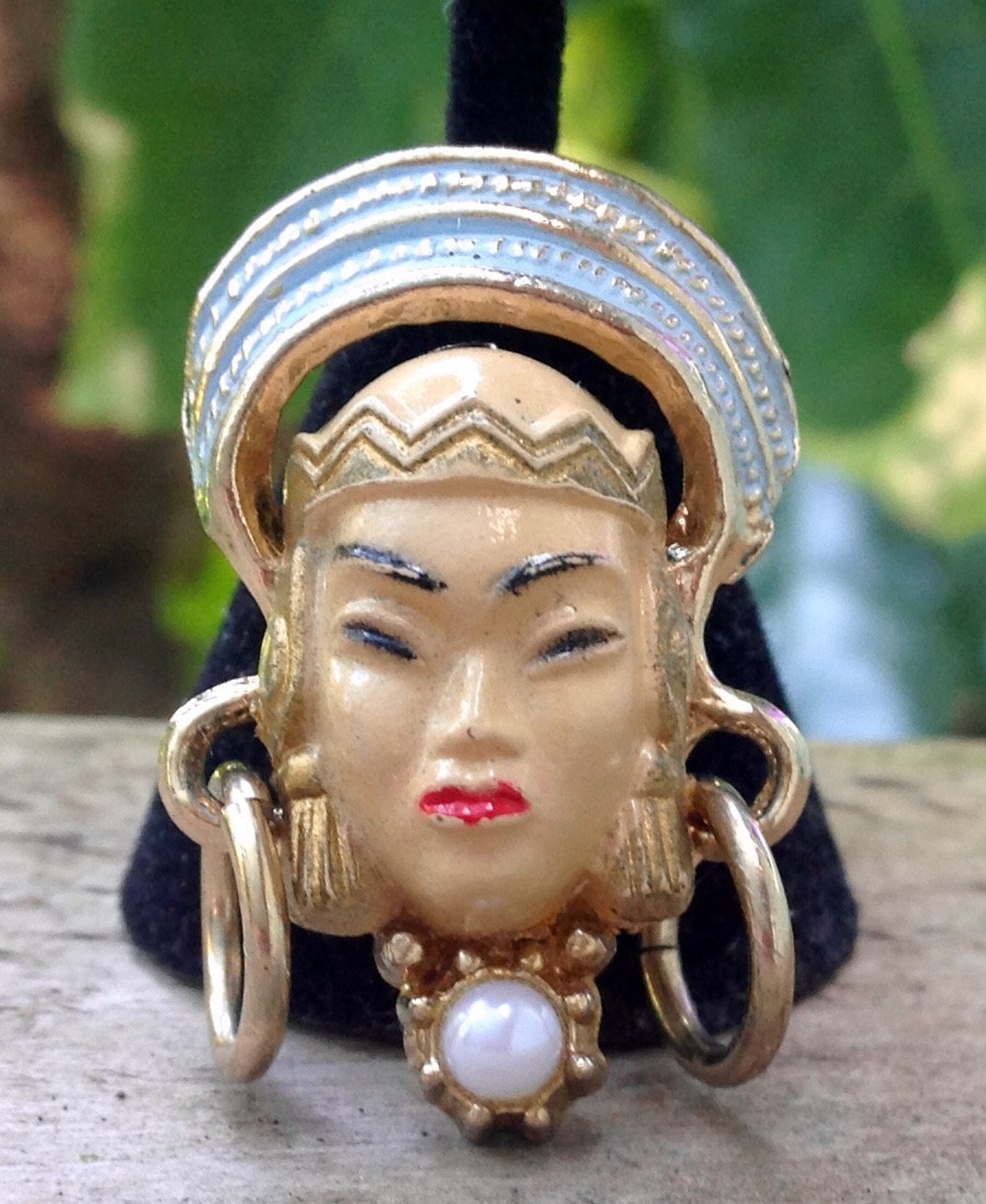 Vintage Selro Selini Asian Princess Blue Crown Gold Tone Brooch Iconic ...