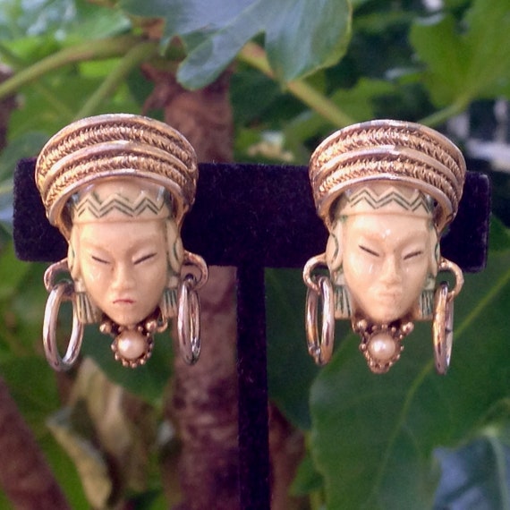 Vintage 1950 Selro Selini Asian Princess Faux Pearl C… - Gem