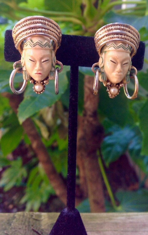 Vintage 1950 Selro Selini Asian Princess Faux Pearl C… - Gem