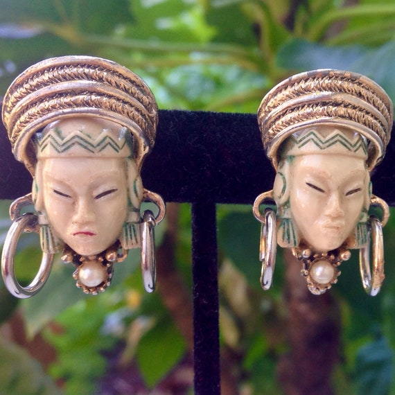 Vintage 1950 Selro Selini Asian Princess Faux Pearl C… - Gem