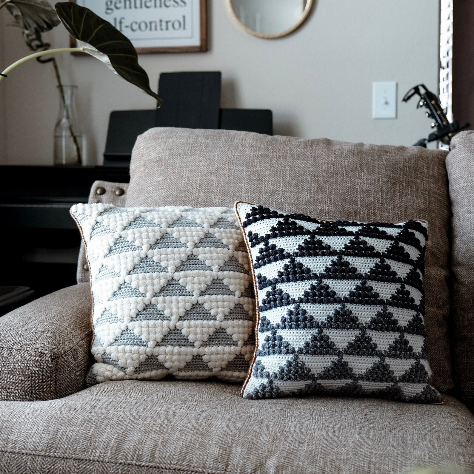 CROCHET PATTERN // Decorative Pillow, Throw Pillow, Triangle Bobble ...