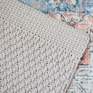 CROCHET PATTERN // Modern Farmhouse Rug, Floor Mat, Kitchen Rug ...