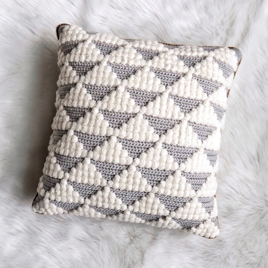 CROCHET PATTERN // Decorative Pillow, Throw Pillow, Triangle Bobble ...