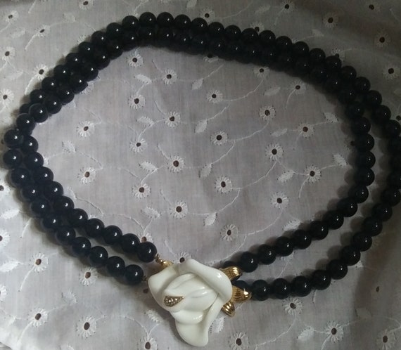 Vintage Avon White Rose Black Bead Necklace - Etsy