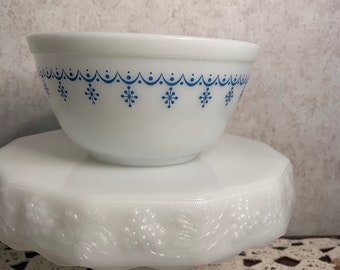 Pyrex Snowflake Garland Bowl | Etsy