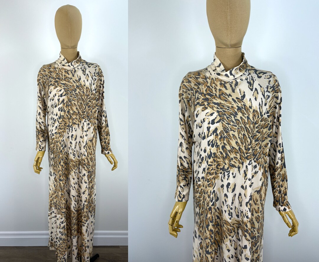Vintage 1960s/1970s Leopard Print Zippered Housecoat. Leopard Print ...