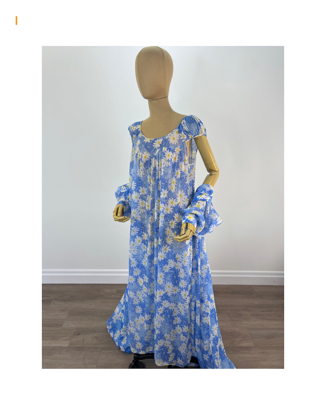 Vintage 1960s Blue Negligee and Dressing Gown Set With Daisy Print by ...