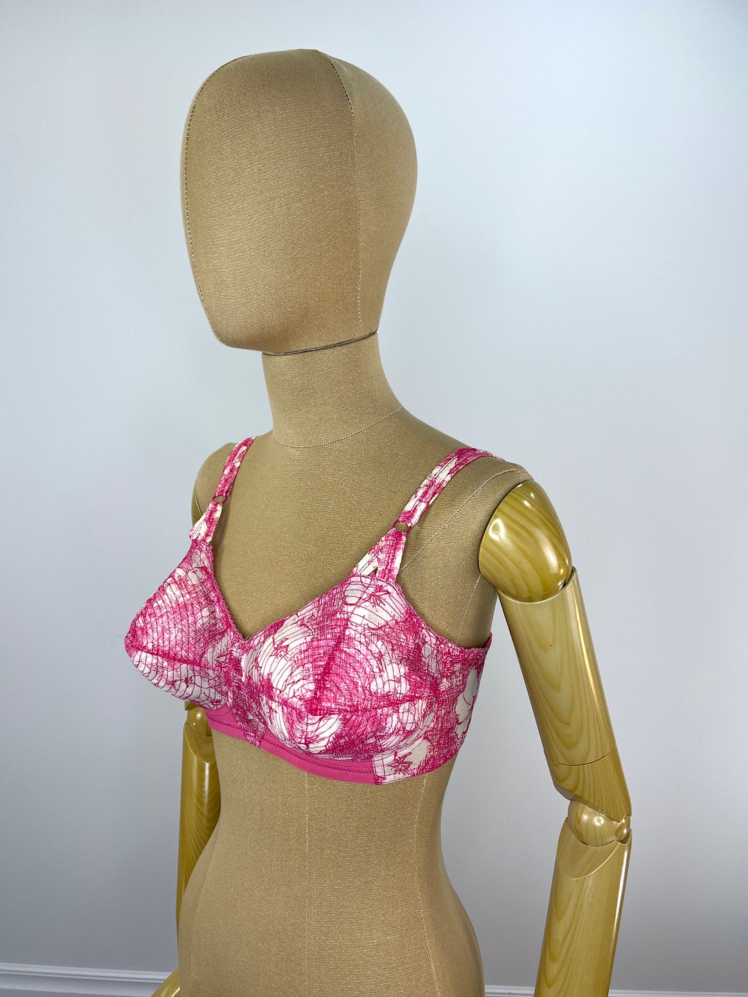 Vintage 1950s Hot Pink and White Print Bullet Bra With Concentric ...