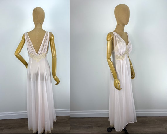 Vintage 1950s/1950s Pale Pink Negligee with Lace Deta… - Gem