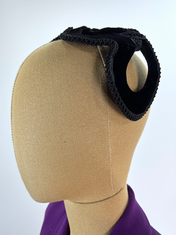 Vintage 1950s Black Velvet Cap with Cutouts and Wired… - Gem