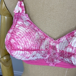 Vintage 1950s Hot Pink and White Print Bullet Bra With Concentric ...
