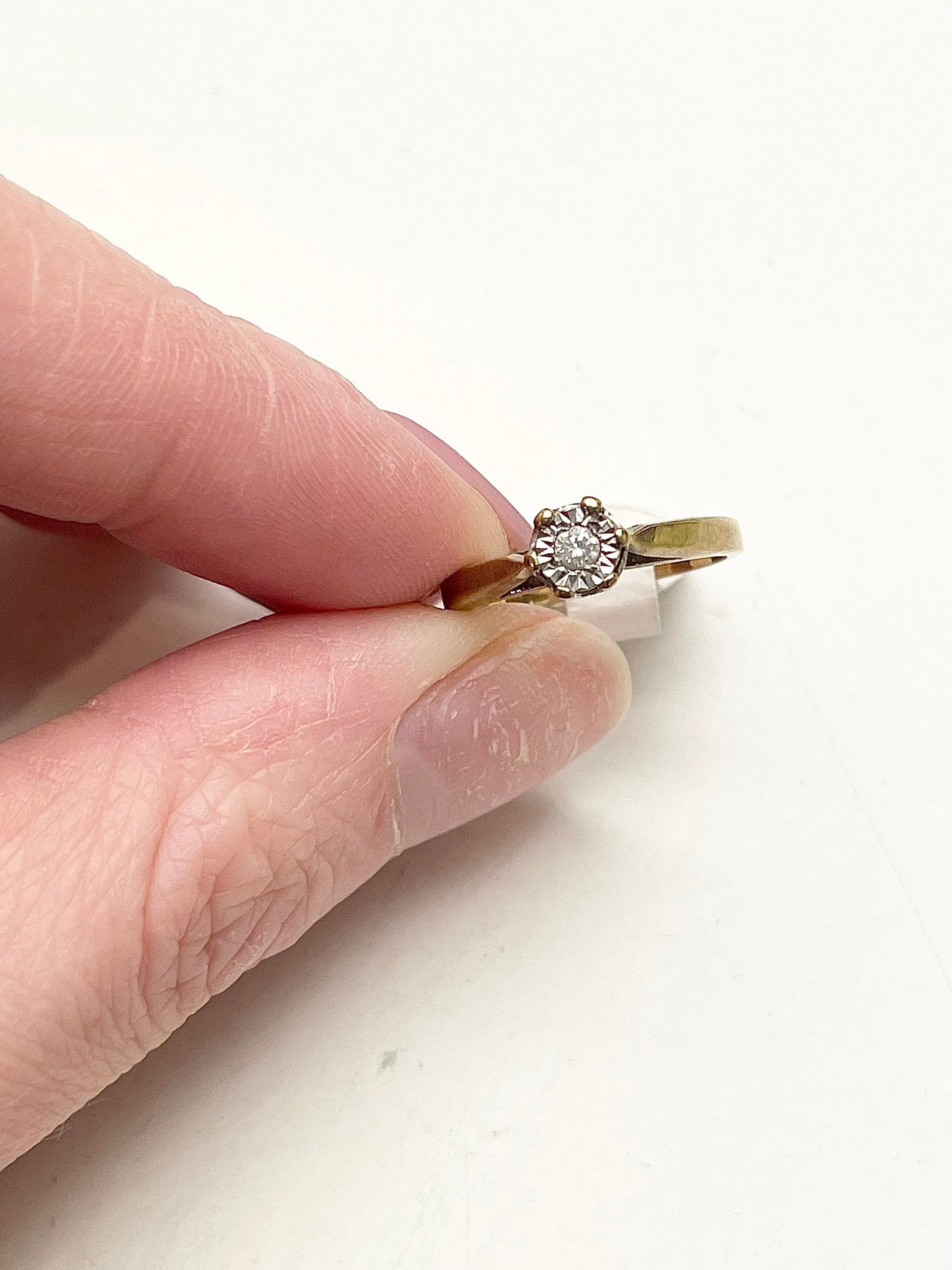 9ct Gold Vintage Diamond Solitaire Illusion Set Ring - Etsy