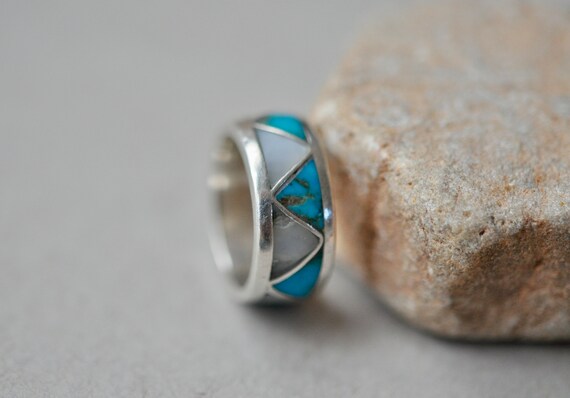 Vintage Native American inlay ring signed JM size 5 1… - Gem