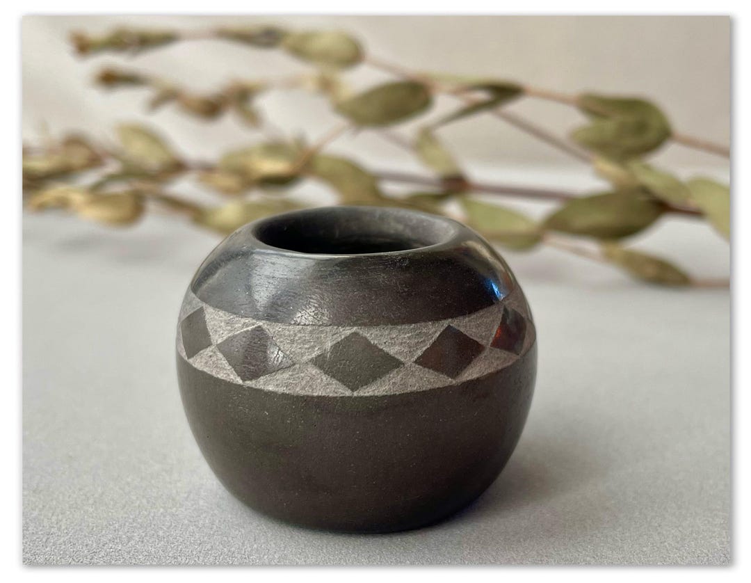 Native American Black Clay "seed Pot" by Cherokee Artist Darrin Bark - Etsy