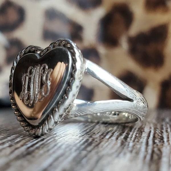 Initial Heart Ring - Etsy