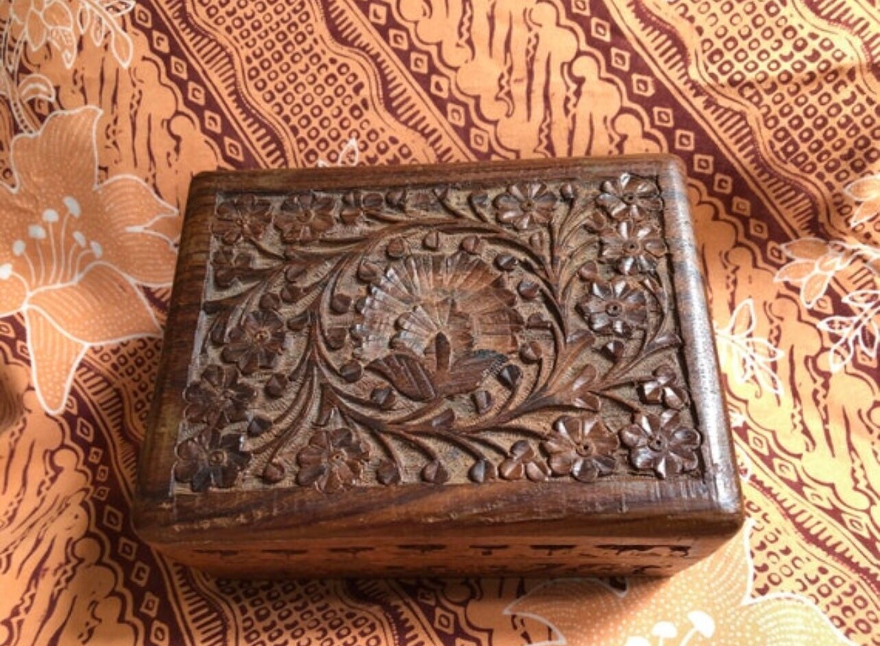 Rosewood Indian Box Beautiful Boho Vintage Indian Rosewood Hand Carved ...