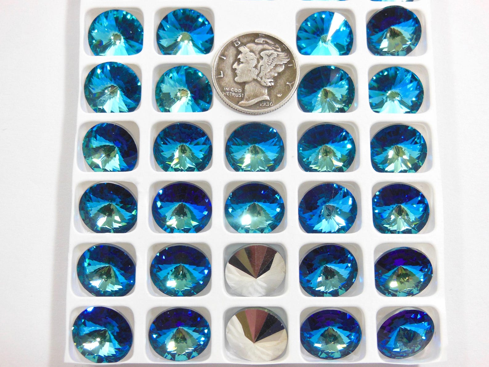 Bermuda Blue CAL (47ss, 12mm, 14mm, or 18mm) Preciosa 1122 Rivoli ...