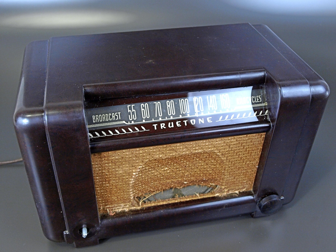 Vintage Truetone AM Tube Radio, Model D2810 Circa 1948 - Working Condition - Needs Cosmetic ...