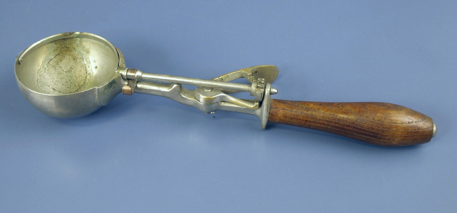 Antique / Vintage Ice Cream Scoops Dumper - Select One - Benedict ...