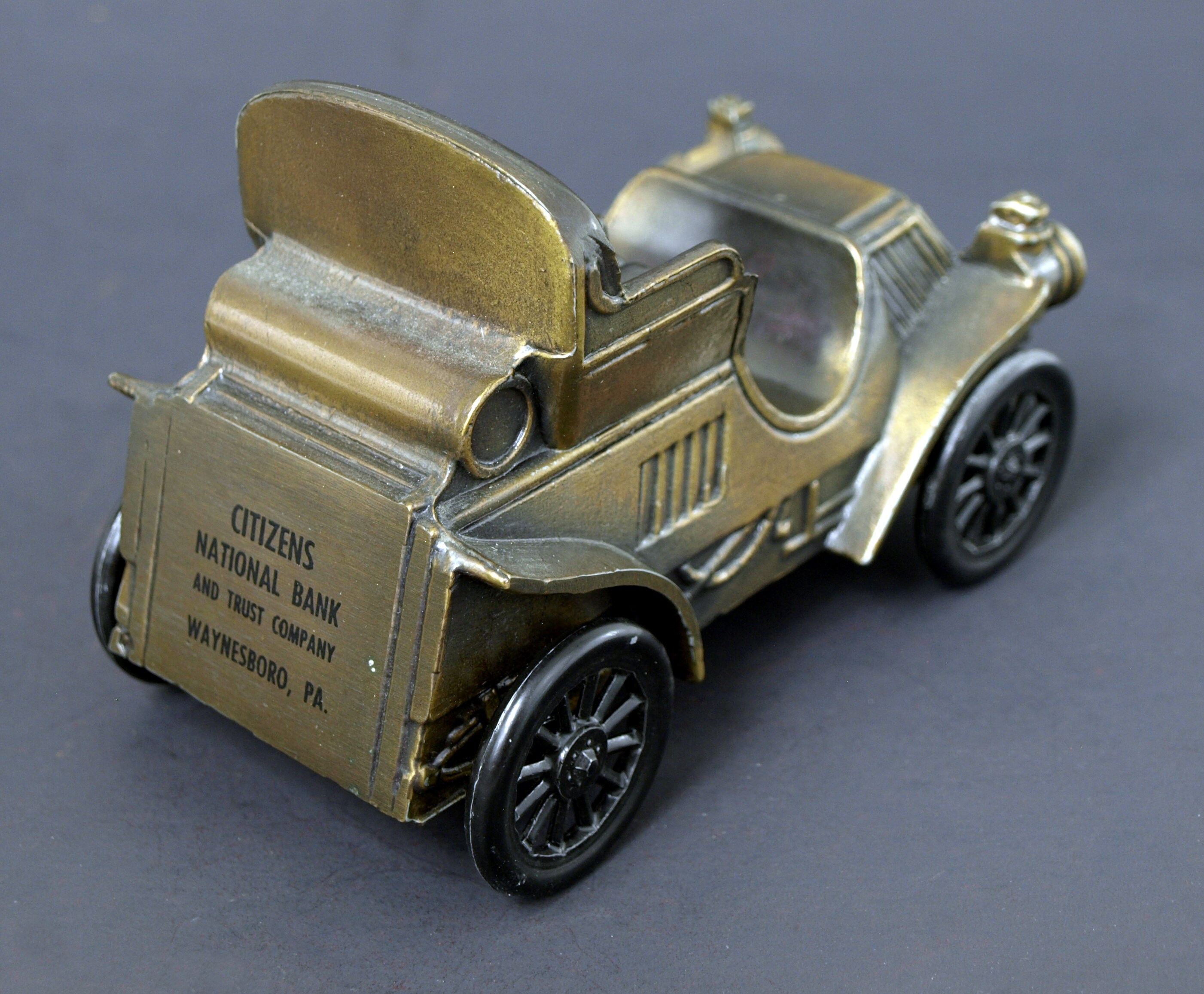 Vintage 1974 Banthrico 1902 Rambler Cast Metal Coin Bank With Key ...