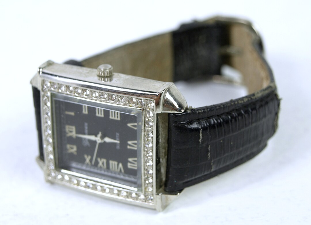 Vintage GENEVEX Quartz Wrist Watch - Silvertone W/ Sparkle! and Black ...