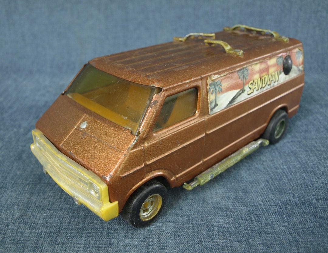 Vintage 1970s ERTL Dodge Custom Street Van Bubble Window Metal Toy Sand ...
