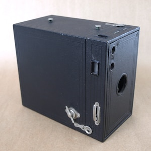 Antique Eastman Kodak Brownie Box Camera No. 2c, Circa 1920's - Missing ...