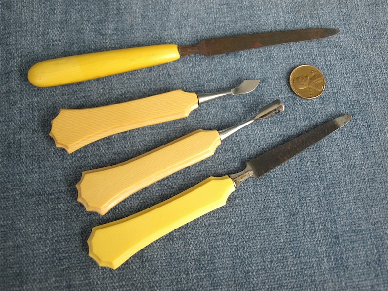 Vintage Bakelite / Celluloid Manicure Set With Two Files and 2 Cuticle ...