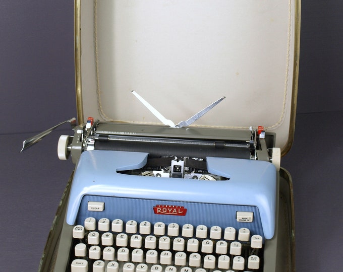 Vintage Royal Mcbee Futura 800 Typewriter With Case, Circa 1958 ...