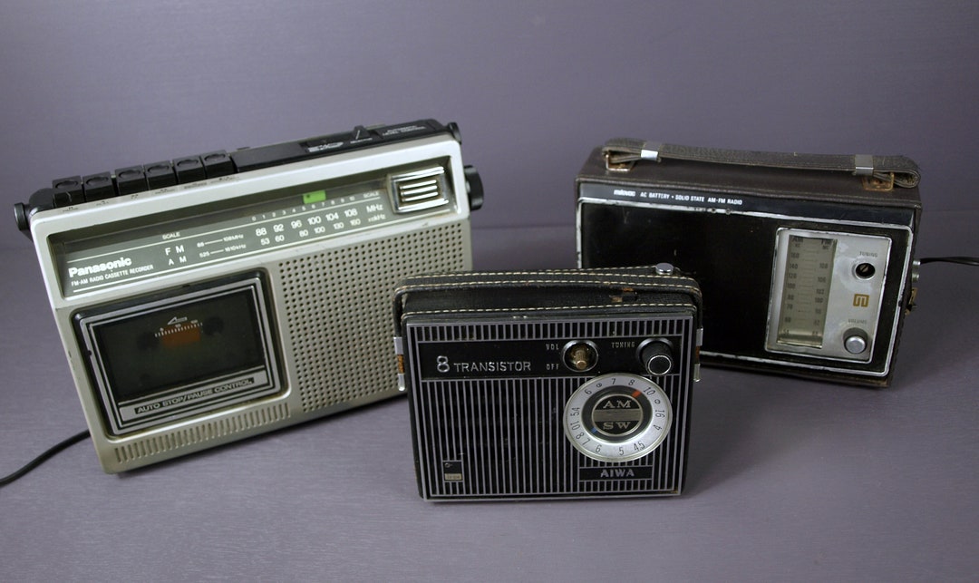 Vintage Radio Lot, 3 Radios Included, One W/ Cassette Deck - ONLY 2 ...